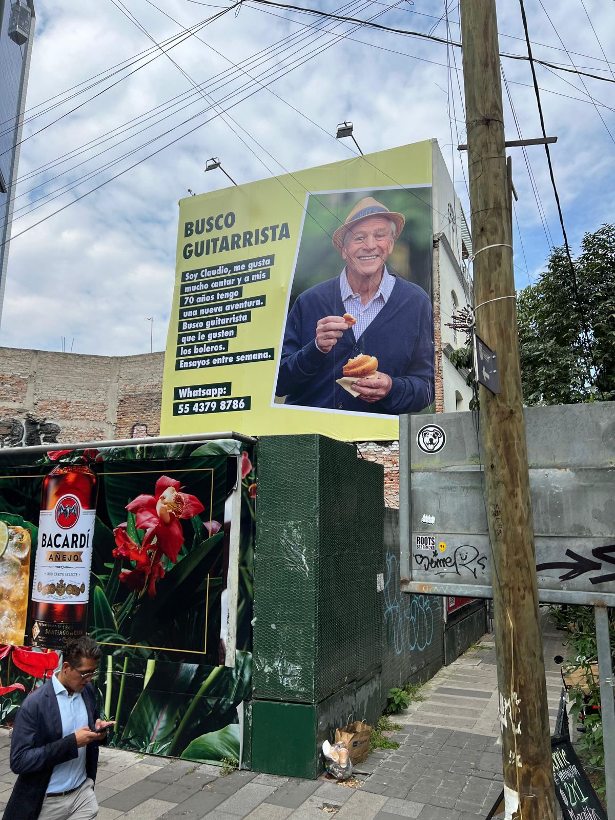 Claudio, una persona de 70 años, se viraliza al buscar guitarrista ...